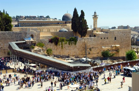 Muslim Council Seeks to Ban Jews from Temple Mount | Messianic Bible