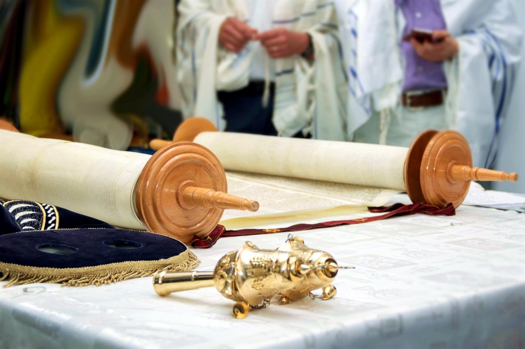 The Torah: The Heart and Rhythm of Jewish Life | Messianic Bible