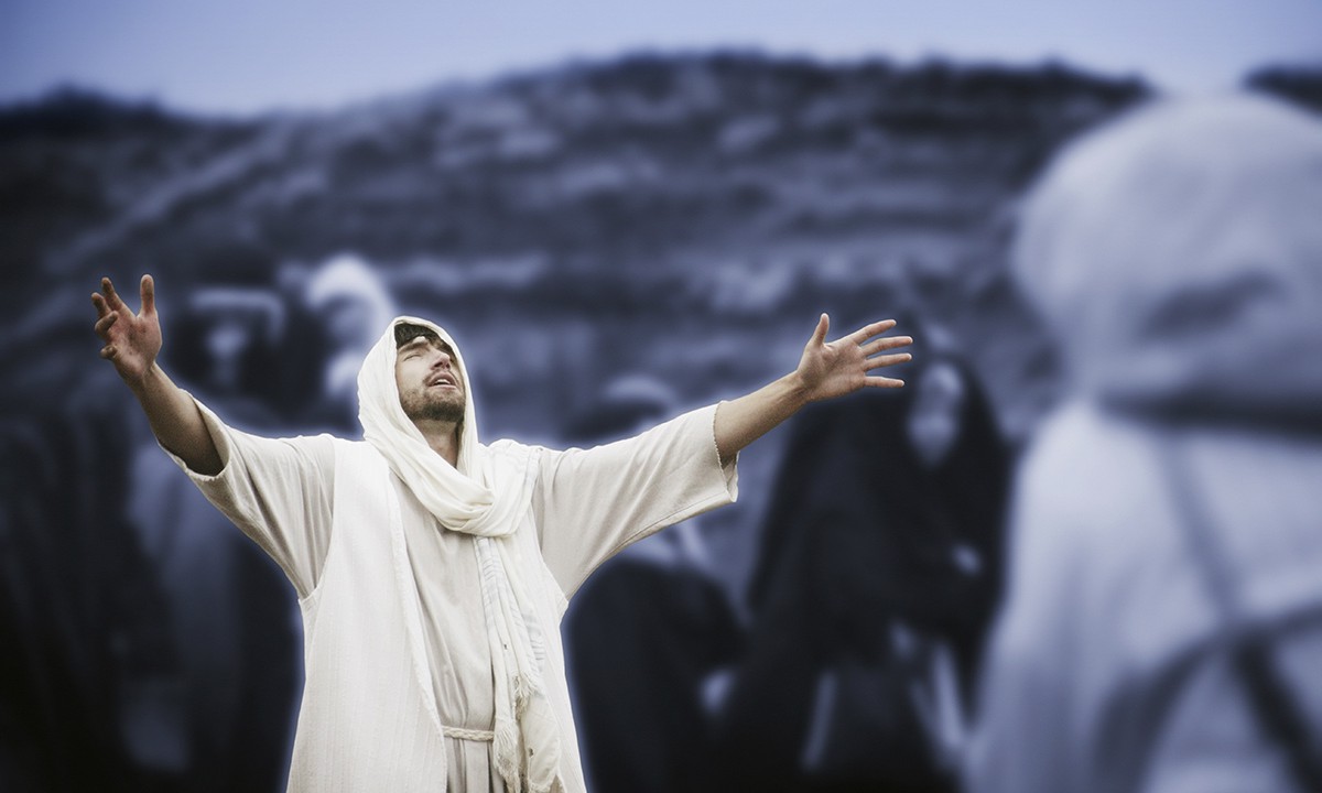 Meet Messiah Yeshua, Our High Priest | Messianic Bible